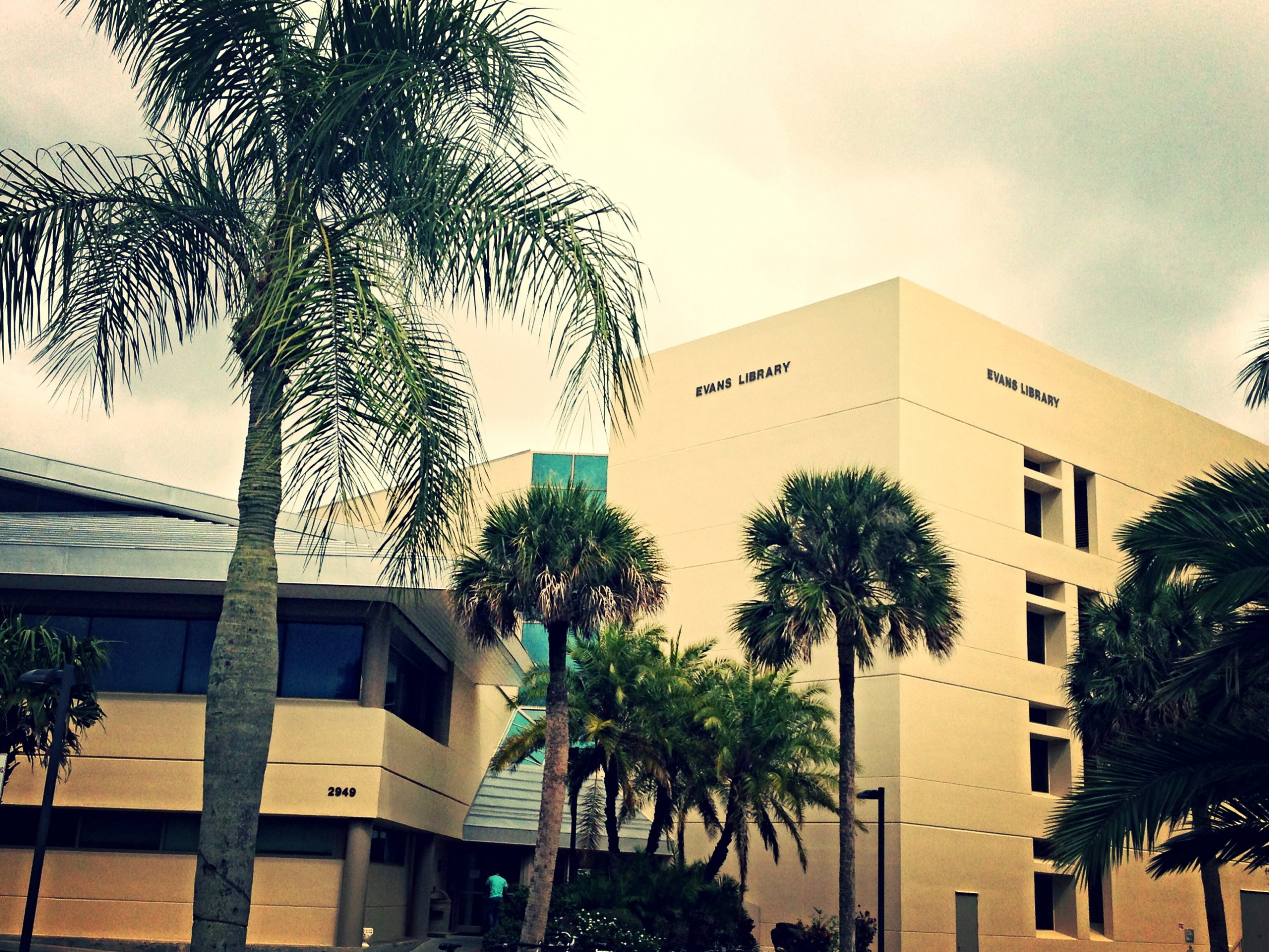 A Day in the Life of an FIT Grad Student - Florida Tech News+