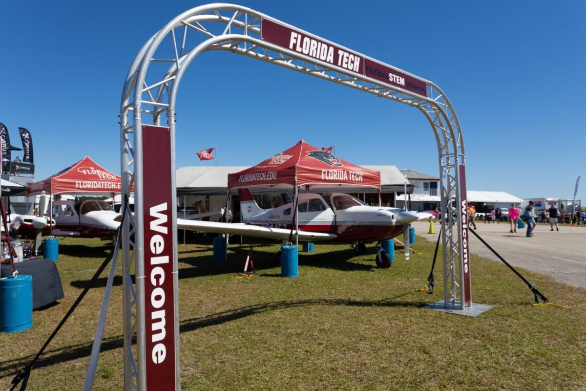 FIT Aviation Showcases Airplanes, Celebrates Alumni at Sun ‘n Fun ...